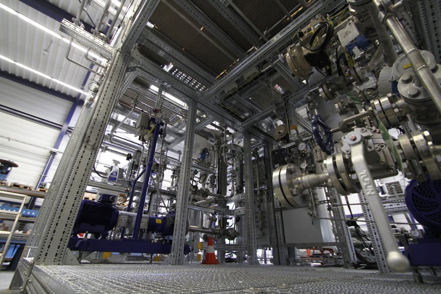Impressive! Evonik gets the first mobile chemical plant based on a ...